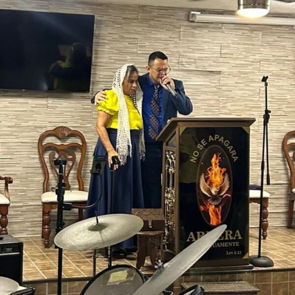 Fotos de actividades – Pastor Derek Rivera